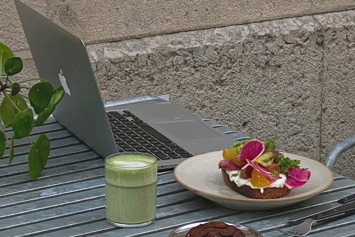 Café Mātēr, le nouveau café musée expert en brunch - OutgoMag