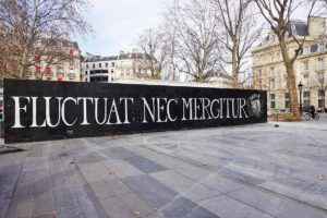 Fluctuat nec mergitur : Que signifie la devise de Paris